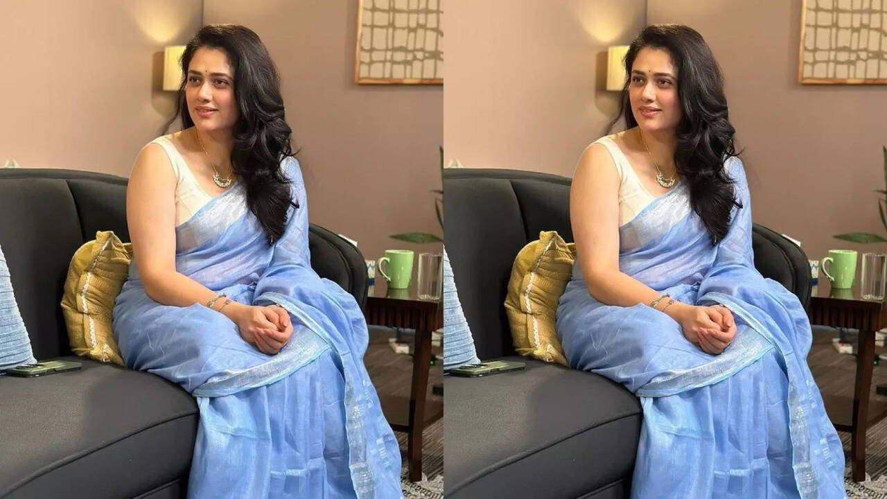 Who Is the Viral Blue-Saree Woman Who Has Become the Internet’s New Crush?