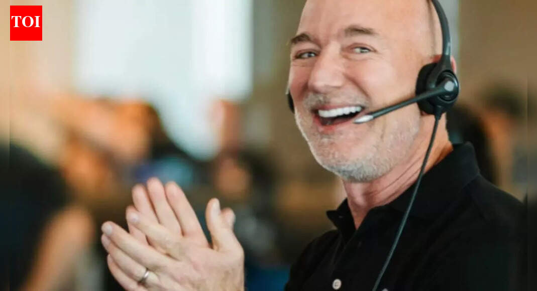 Lauren Sánchez captures Jeff Bezos’ explosive fist pump during Blue ...