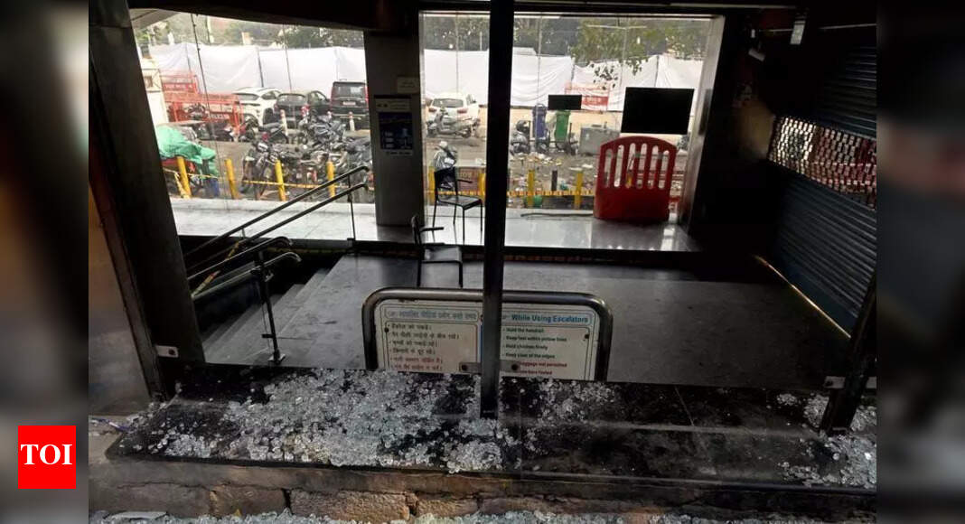 Blast’s impact was felt at underground metro station too | Delhi News ...