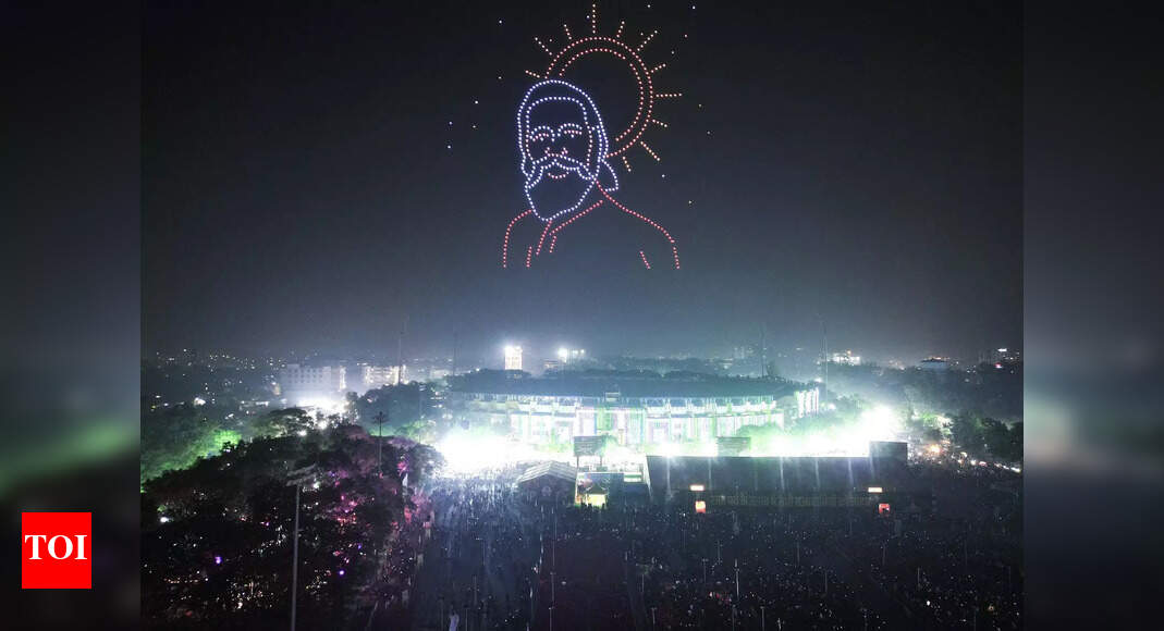 Statehood Day show-stopper: Ranchiites in awe as drone show lits up ...