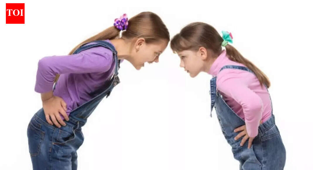 6 struggles of being the younger sibling