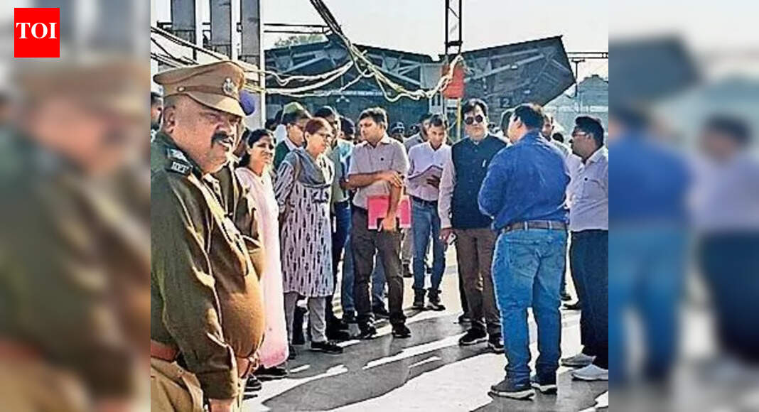 DRM inspects ongoing works at Kolhapur, Miraj railway stations ...