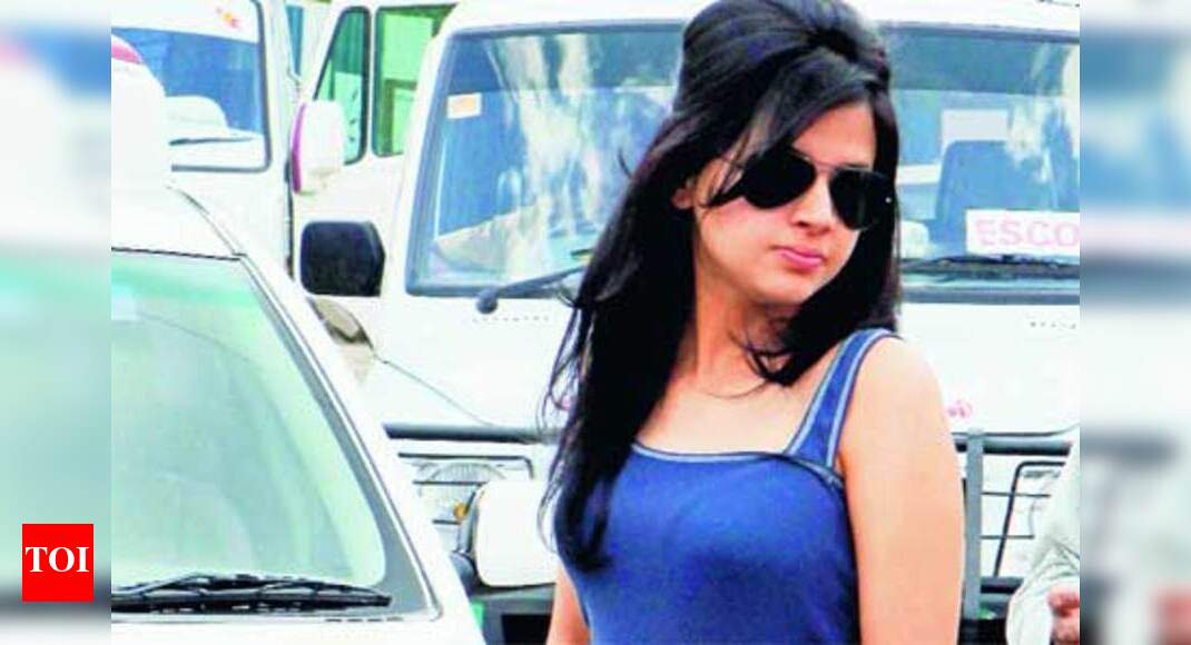 Mrs Dhoni’s got competition! - Times of India