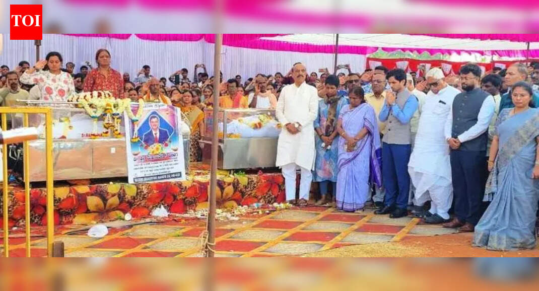 IAS officer Mahantesh Bilagi laid to rest with state honours | Hubballi ...