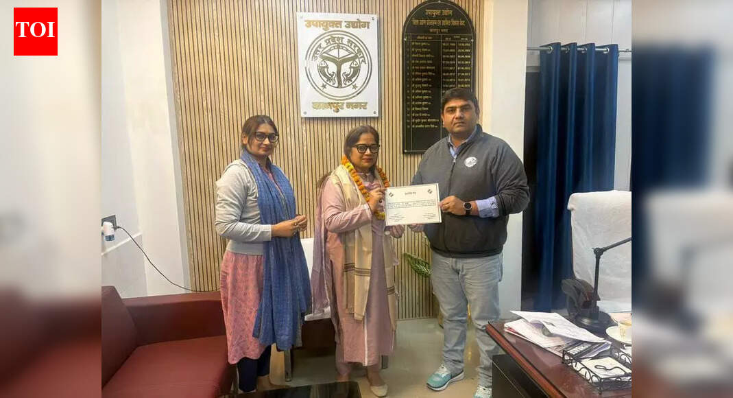 BLO honoured for exemplary work | Kanpur News - The Times of India