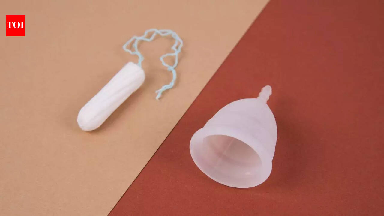Menstrual Cup Vs Tampon: Menstrual Cup vs Tampon: Comfort, Cost, Safety ...