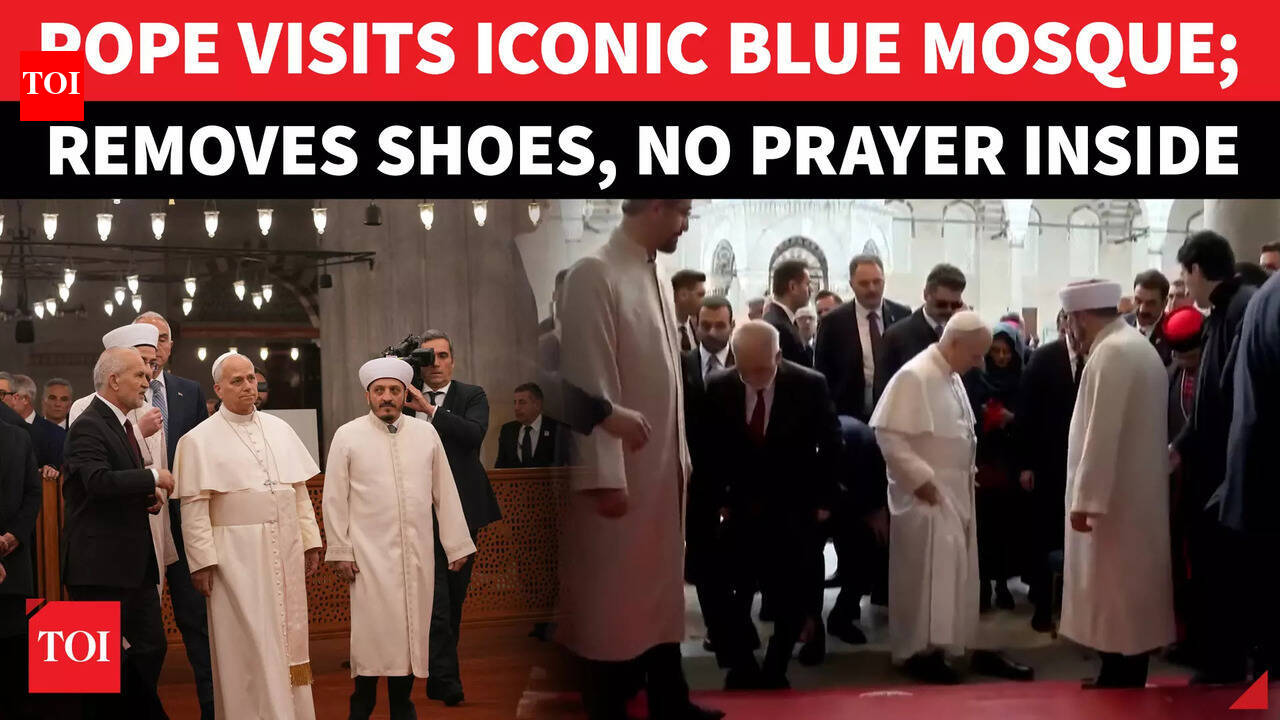 Pope's 15-Minute Blue Mosque Visit In Istanbul; Removes Shoes, Absorbs ...