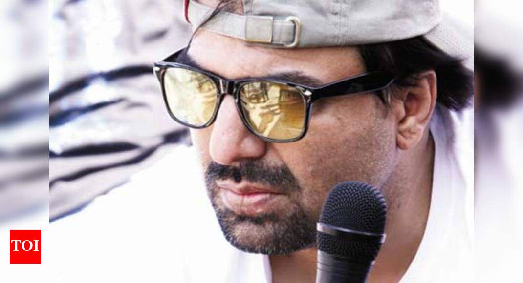 Rakesh Mehta to make humourous adventure film | Hindi Movie News ...