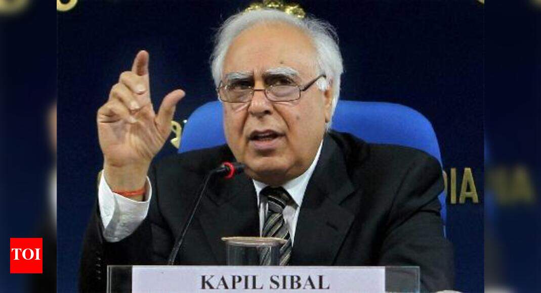 Sibal tries to soothe IIT nerves on CET - Times of India