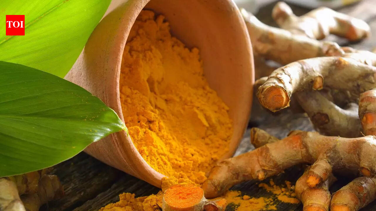Can eating kacchi haldi bring down iron levels?