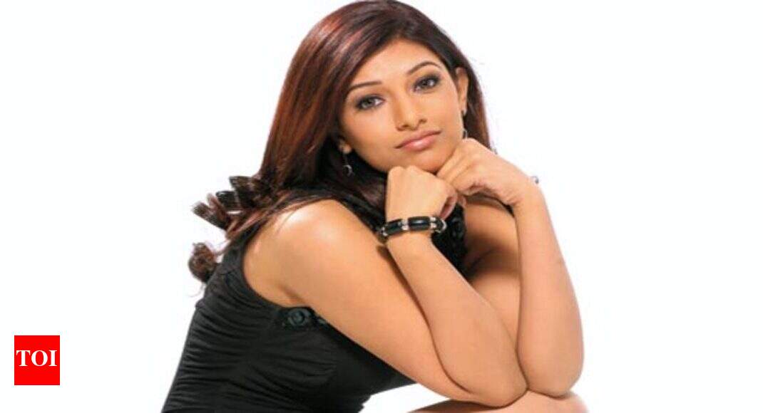 Divya debuts with a romcom | Tamil Movie News - Times of India