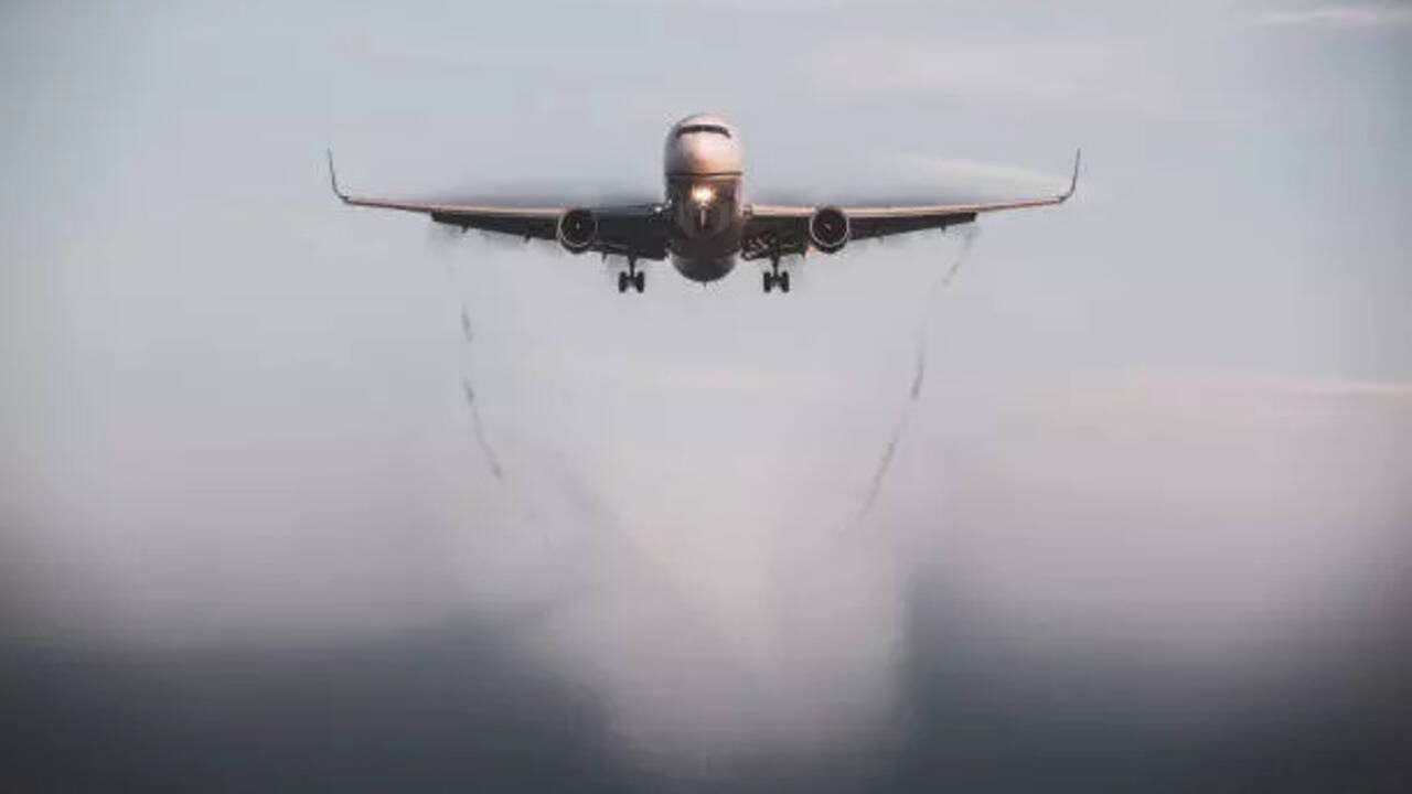 Flight Operations Hit By Dense Fog;IndiGo, Air India, SpiceJet Issue ...