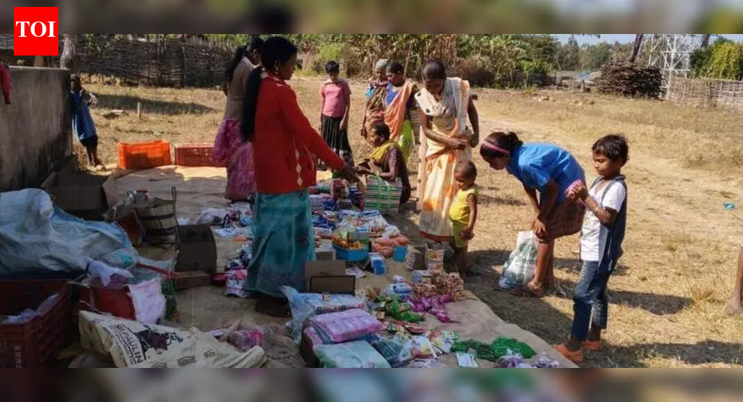 Emerging from Naxal shadow, Abujhmarh gets 1st weekly market | Raipur ...