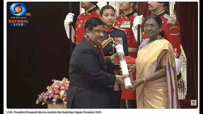 President Murmu Confers Vigyan Shri On Neeri director Dr S Venkata ...