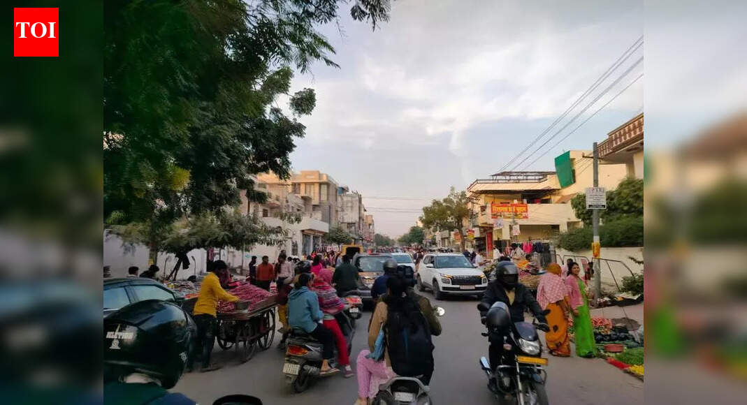 Illegal Thursday market chokes Mahesh Nagar streets, residents cry foul ...