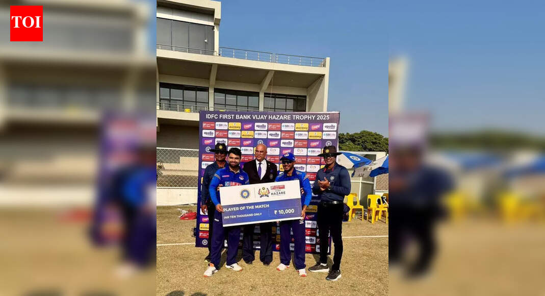 Pequeno minúsculo pornô