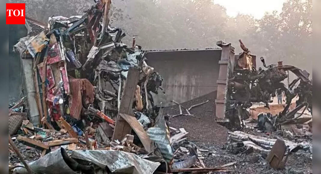 2 drivers killed in head-on collision between trucks | Bhubaneswar News ...