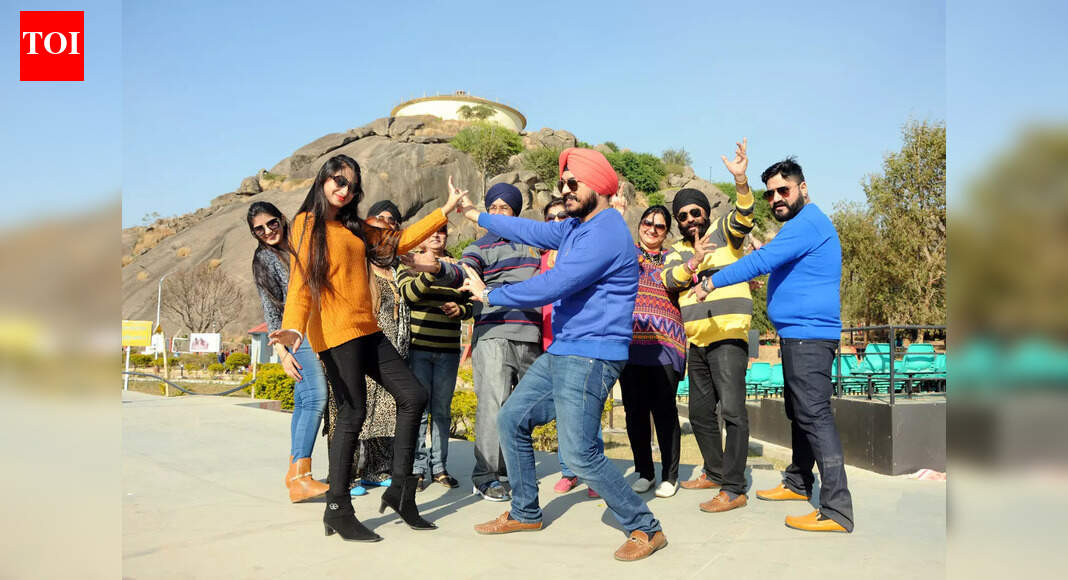 Ranchi New Year Celebrations: City Buzzes with Festive Spirit, Crowds ...