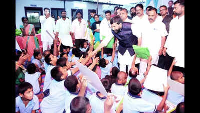 Saleem Ahmed attacks BJP over false promises, backs cabinet reshuffle ...