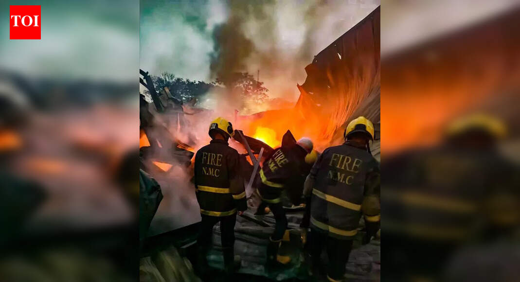 Major fire consumes godown in Wanjra | Nagpur News - The Times of India