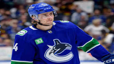 Vancouver Canucks sign Linus Karlsson to two-year, $2.25 million ...