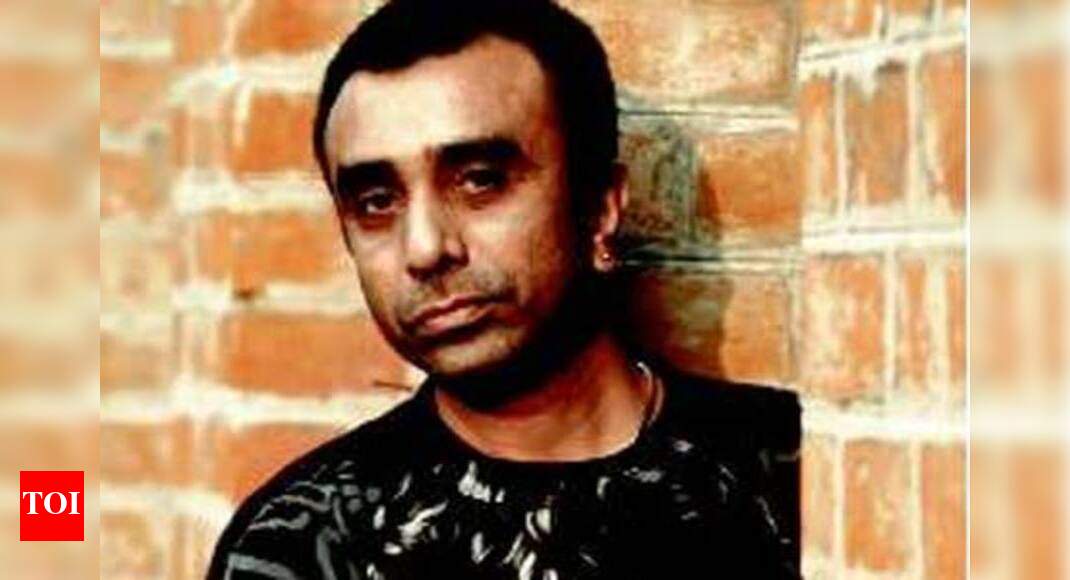 Sanjay Gadhvi graduates to four wheelers | Hindi Movie News - Times of ...