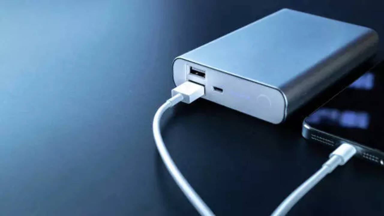 DGCA Issues New Rules for Carrying Power Banks on Flights