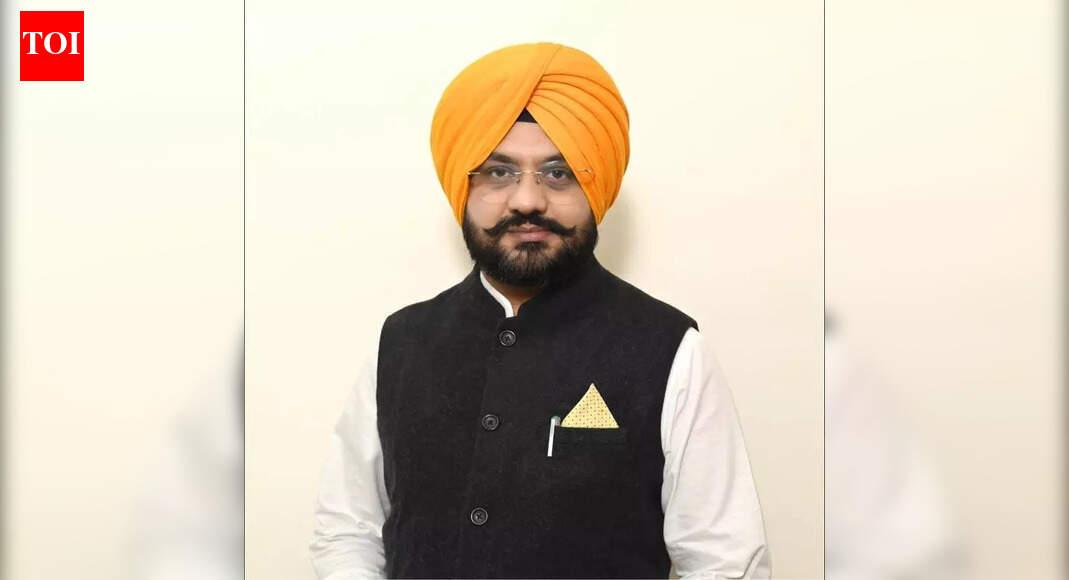 Sondh, Nijjar appear before Akal Takht | Chandigarh News - The Times of ...