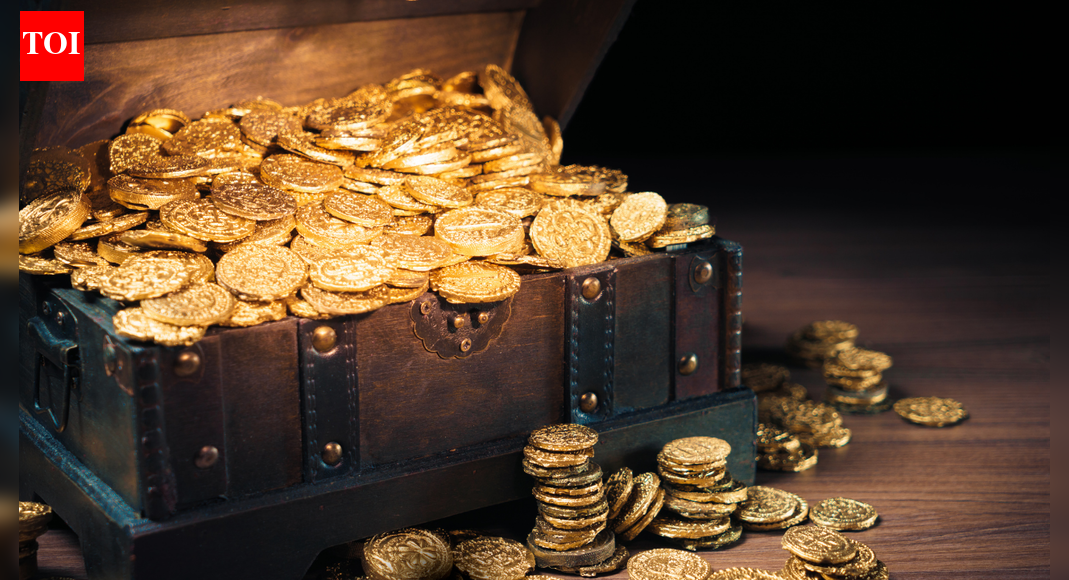 Treasure in disguise: Family finds hoard of 17th-century coins under ...