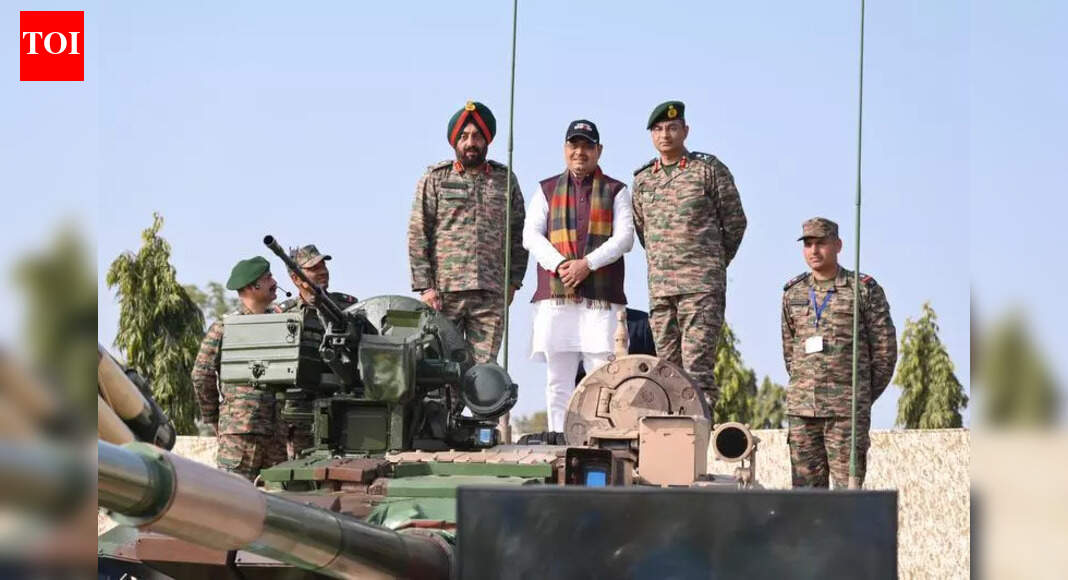 Weapons, drones, def systems draw crowds at ‘Know Your Army’ event ...