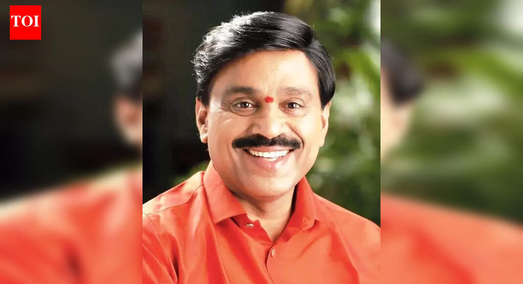 Gali Janardana Reddy threatens to file a private complaint over the ...