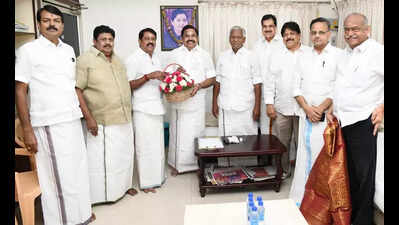 Nainar calls on EPS, says seat sharing talks with AIADMK smooth ...
