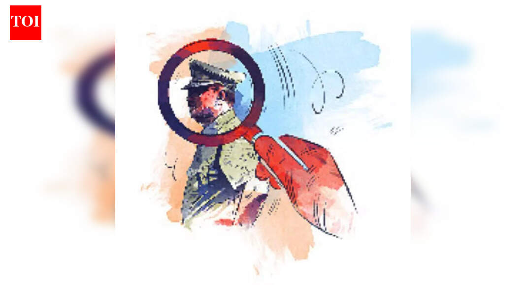 2 traffic cops suspended after clash at Marina beach | Chennai News ...