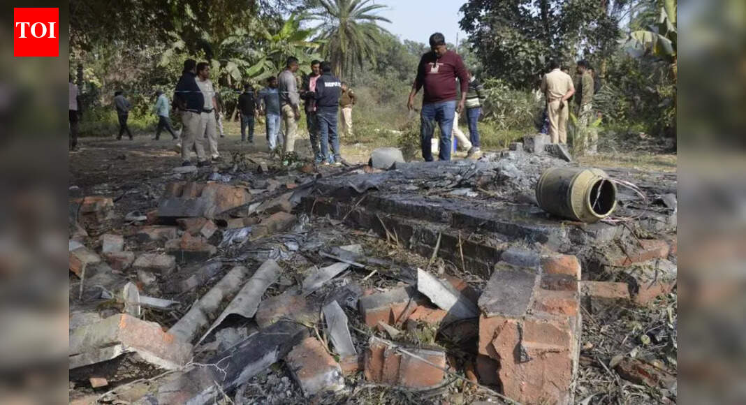 4 injured in Champahati fireworks unit explosion | Kolkata News - The ...