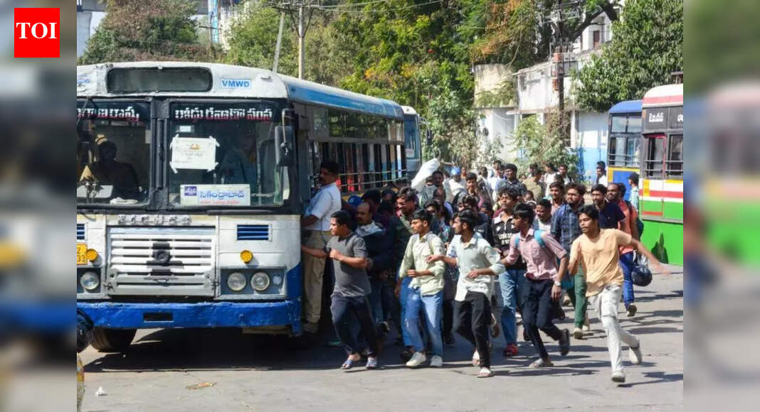 Sankranti rush sends airfares to AP soaring | Hyderabad News - The ...