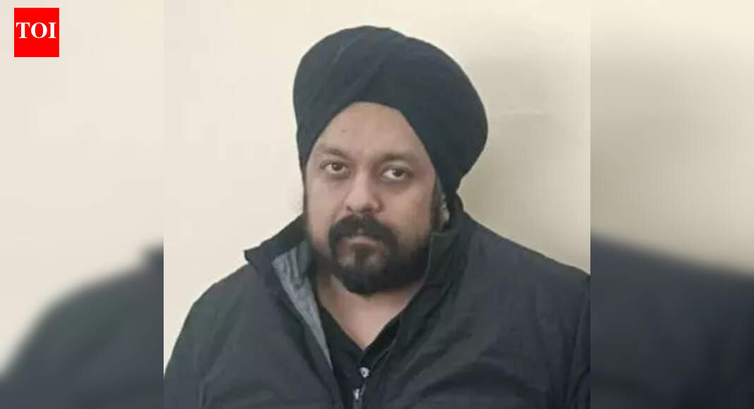 Delhi GST inspector named in Rs 100cr tax evasion case | Lucknow News ...