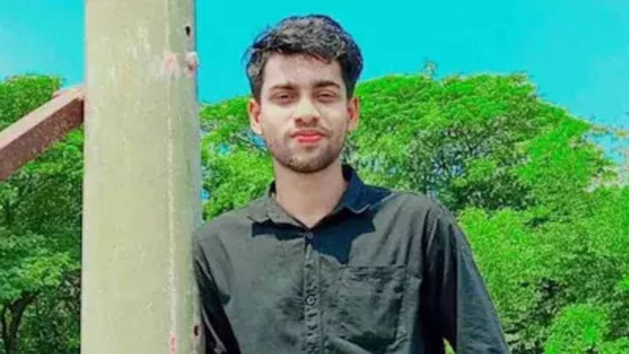 Who Was Samir Das? Hindu Auto Driver Stabbed to Death in Bangladesh ...