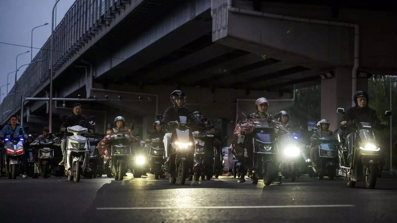 Traffic Rules 2026: Scooter & Bike Riders May Face ₹25,000 Fine For ...