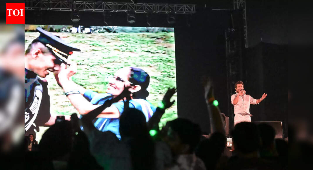 Ahead of Republic Day, Sonu Nigam pays homage to Indian soldiers with ...