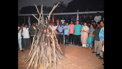 Bhogi festival ignites sankranthi festive mood across Rayalaseema ...