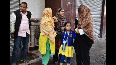 Fire guts Bowbazar furniture shop, families vacate buildings | Kolkata ...