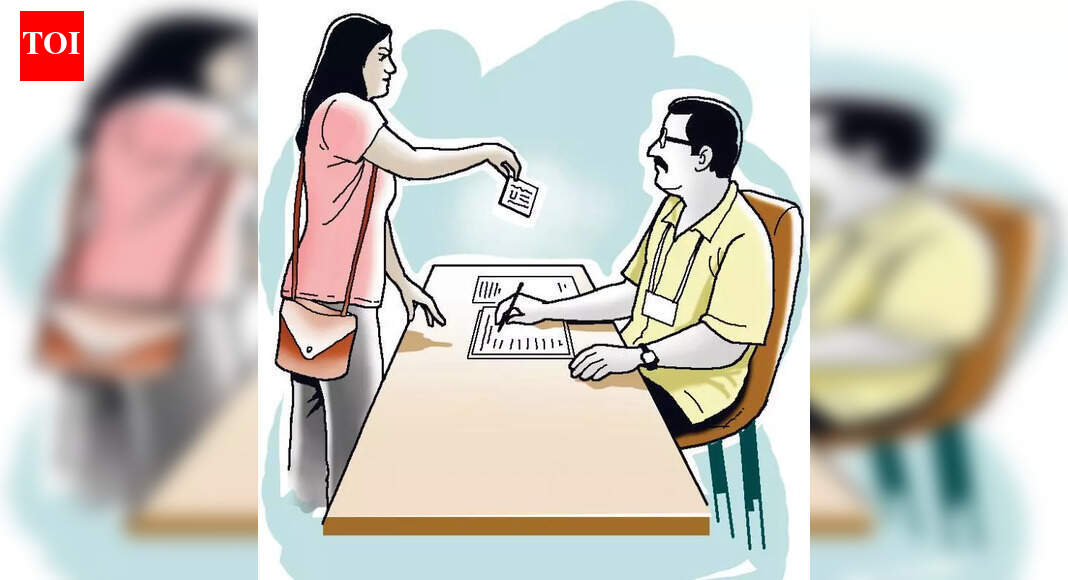 Election officials introduce token system to manage last-hour rush at ...