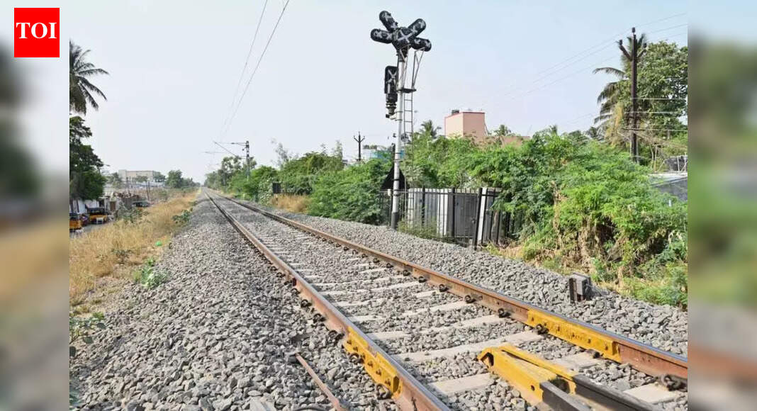 ECR GM inspects Patna–Jhajha route | Patna News - The Times of India