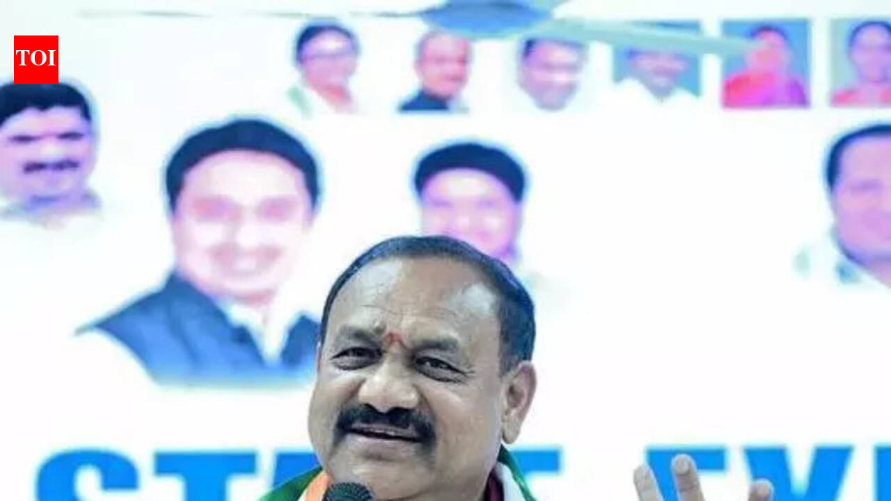 Phone tapping: Congress calls BRS ‘gang of thieves’ | Hyderabad News ...