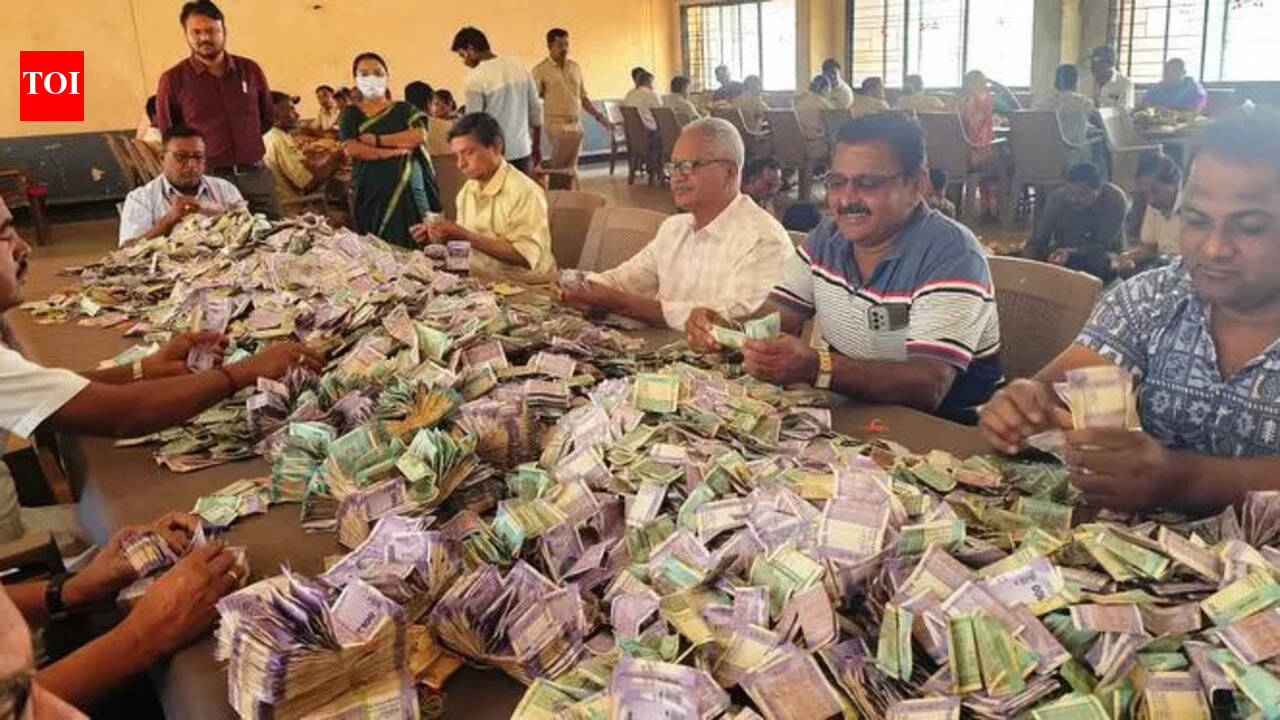 Rs 2cr donation windfall in Yellamma temple hundi | Hubballi News - The ...