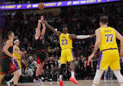 Los Angeles Lakers vs Chicago Bulls injury report: Who's playing ...