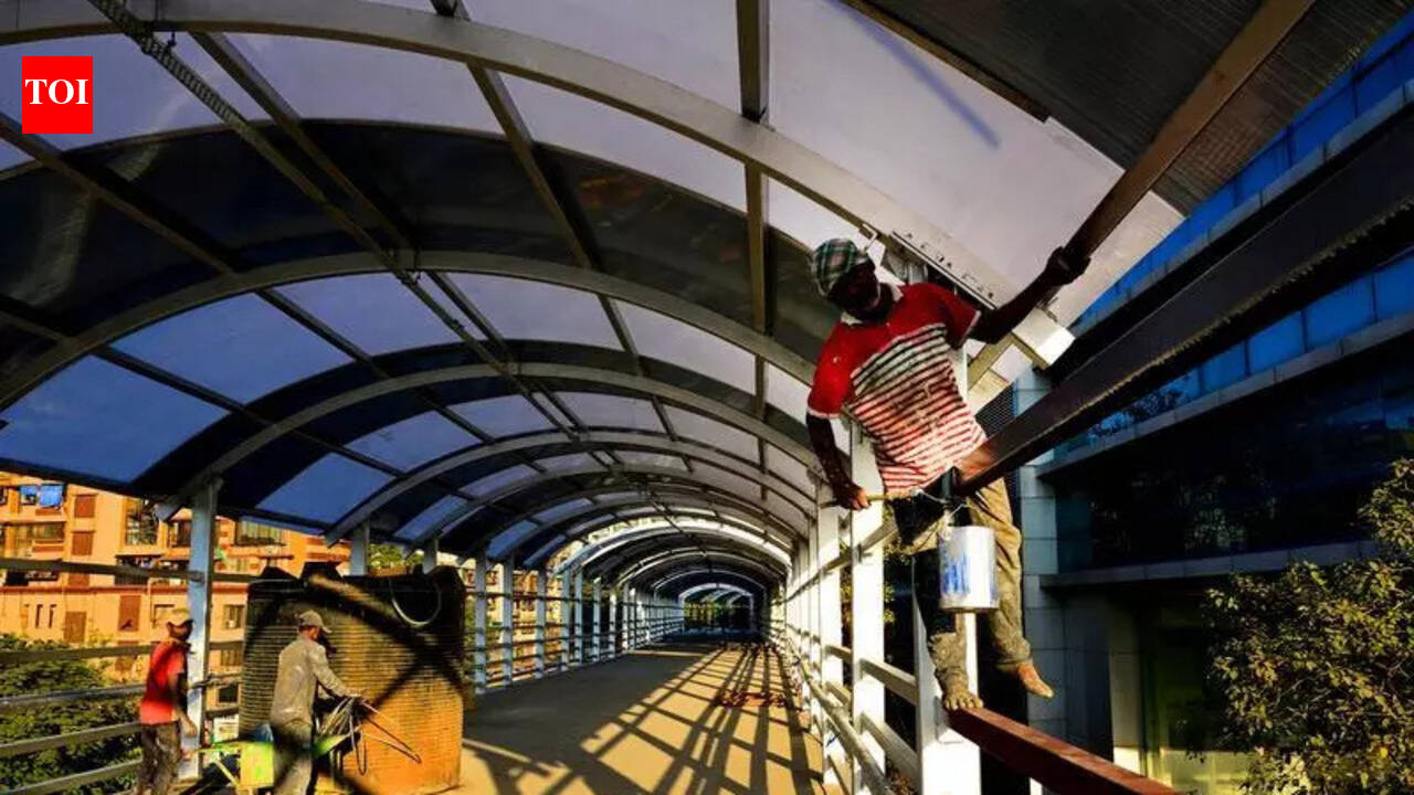 Mumbai: Reconstructed sky walk between Bandra Station and Kalanagar ...