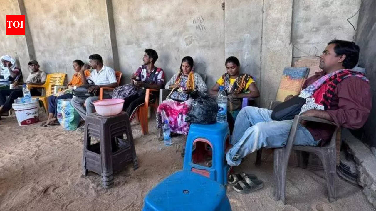 Hakki pikki traders stranded in Chad over visa extension | Hubballi ...