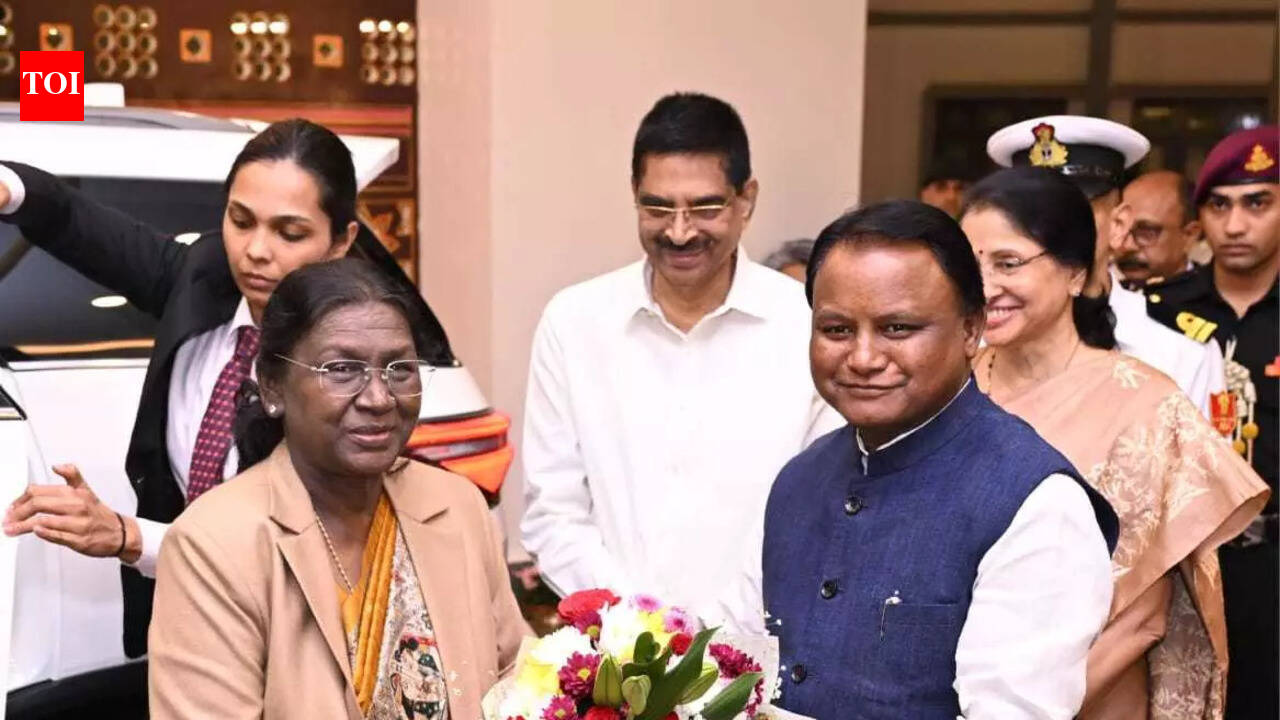 President Droupadi Murmu arrives in state on a 6-day tour | Bhubaneswar ...