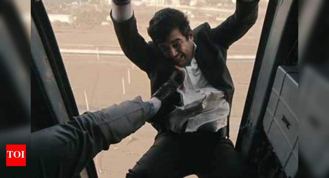 Ajith's death-defy'ing stunt! | Tamil Movie News - Times of India